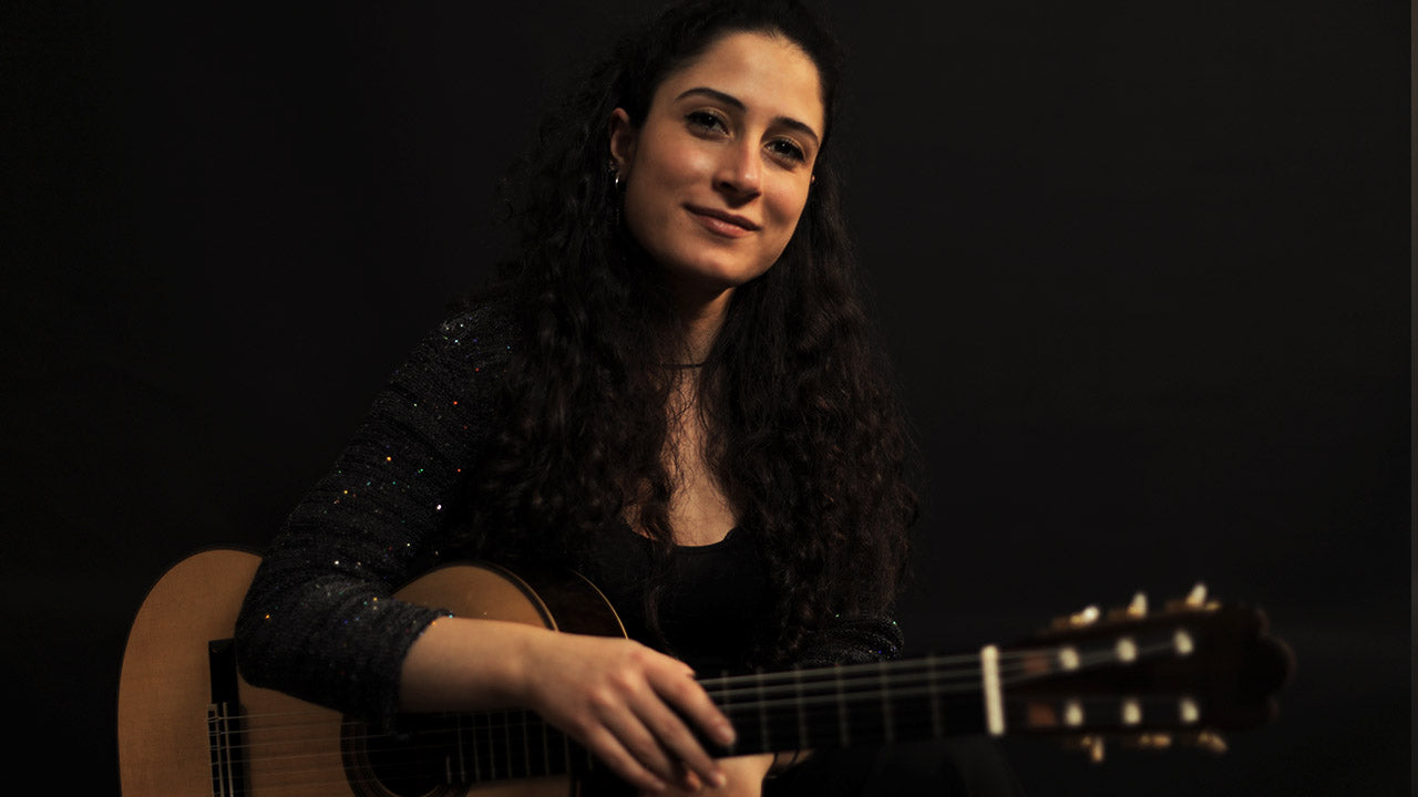 Eleonora Perretta — Classical Guitarist – Siccas Guitars